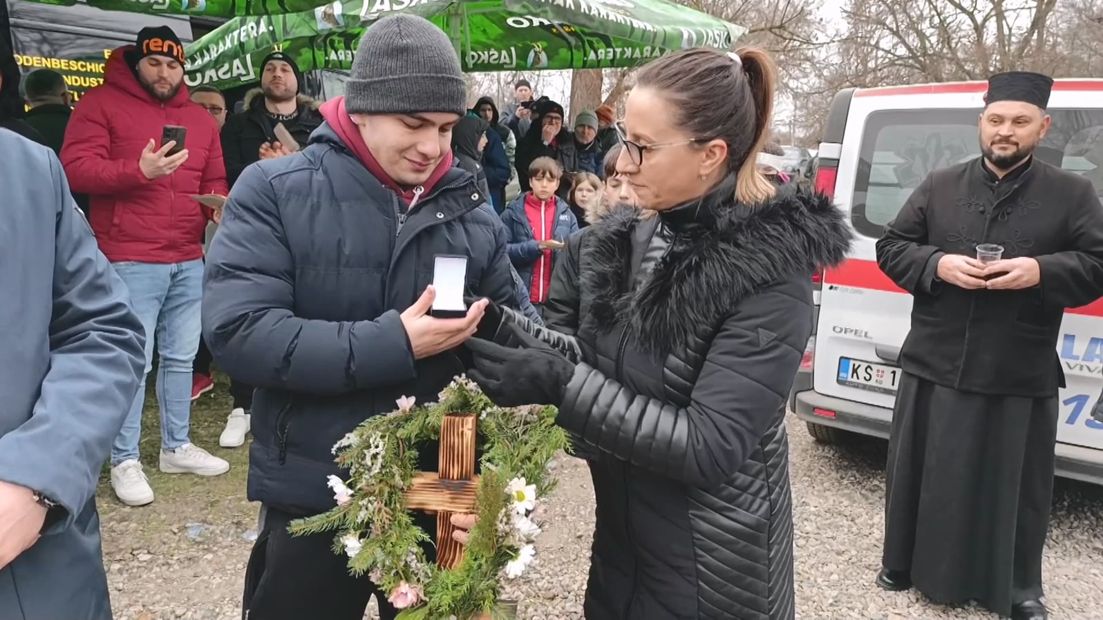 Plivanje za Časni bogojavljenski krst na Velikoj Moravi u Selu Varvarin ...